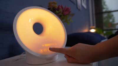 PHILIPS SmartSleep Wake-Up Light Review (2025) | Sleepopolis